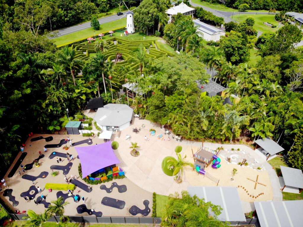 Amaze World Sunshine Coast | Hedge Maze, Mini Golf & Puzzle Shop