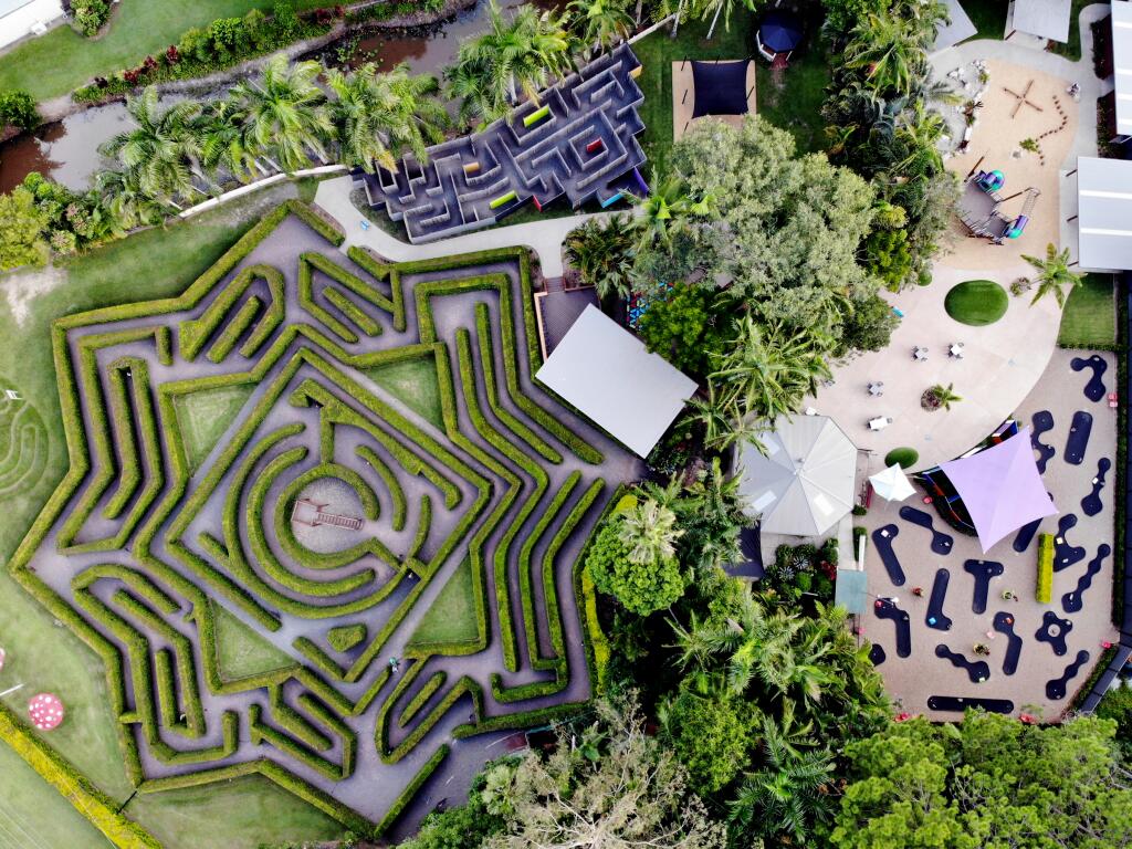 Amaze World Sunshine Coast | Hedge Maze, Mini Golf & Puzzle Shop