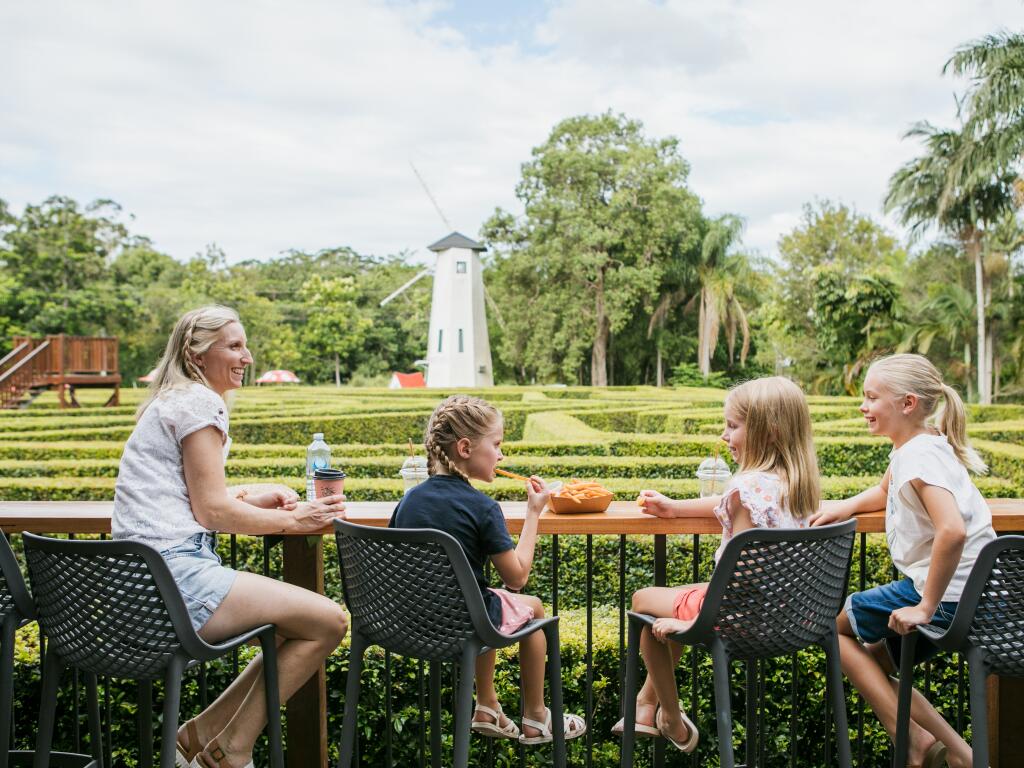 Amaze World Sunshine Coast | Hedge Maze, Mini Golf & Puzzle Shop